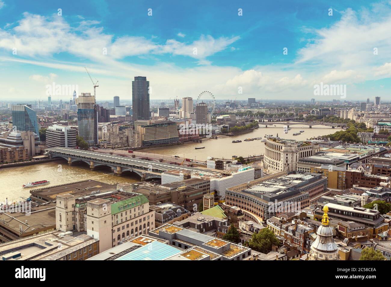 Panoramic aerial view of London in a beautiful summer day, England ...