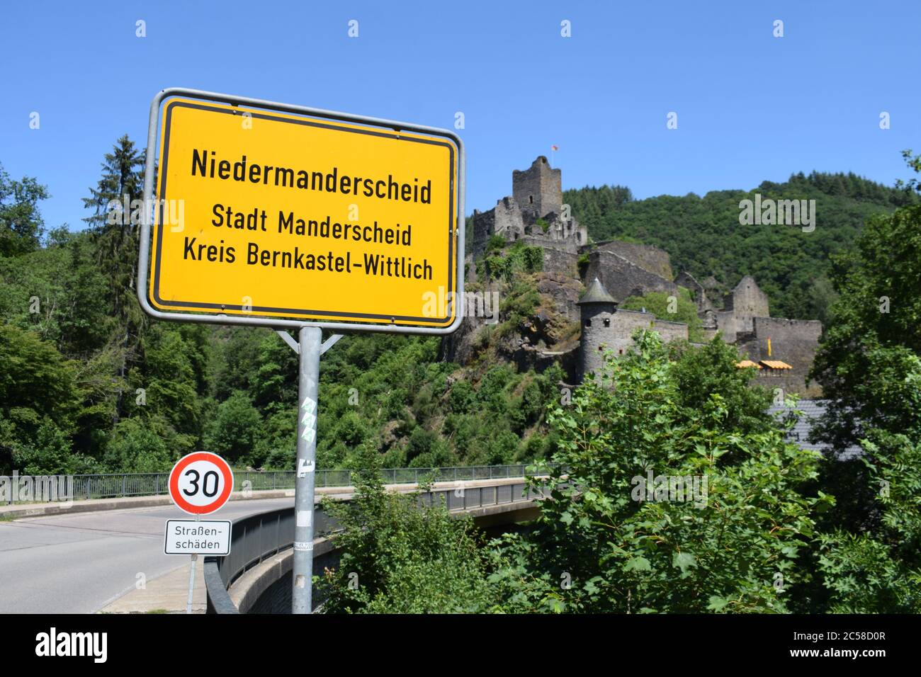 Ruins of oberburg and niederburg castles hi-res stock photography and ...