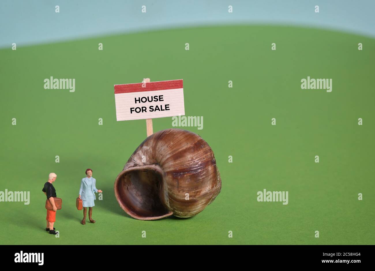 Toy house miniature people hi-res stock photography and images - Alamy
