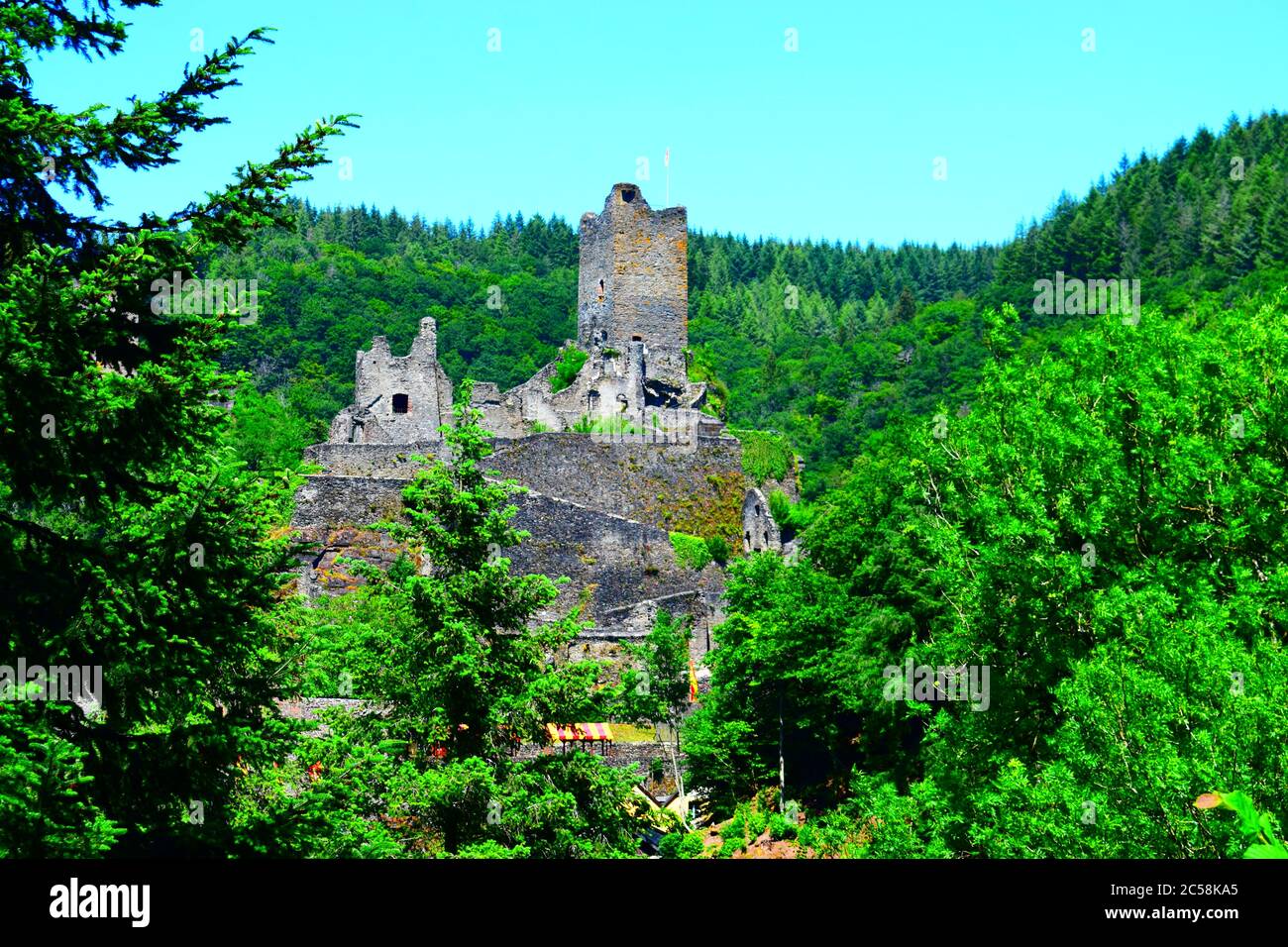 Ruins of oberburg and niederburg castles hi-res stock photography and ...