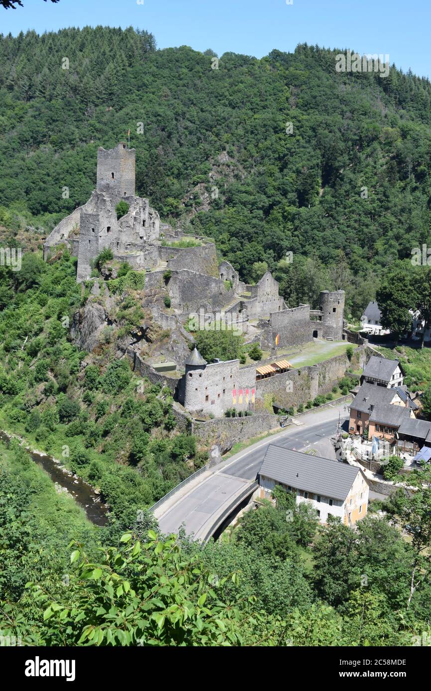 castle ruin in the Eifel: Niederburg Manderscheid Stock Photo - Alamy