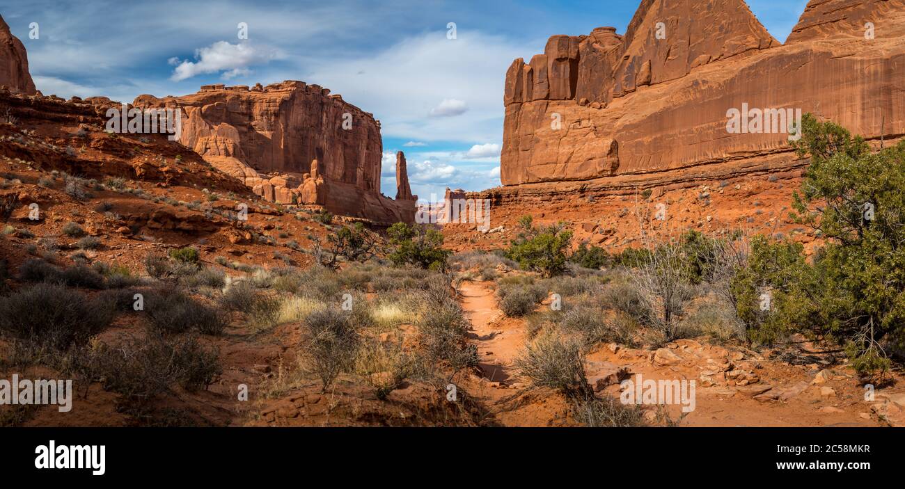 Three towering structures hi-res stock photography and images - Alamy