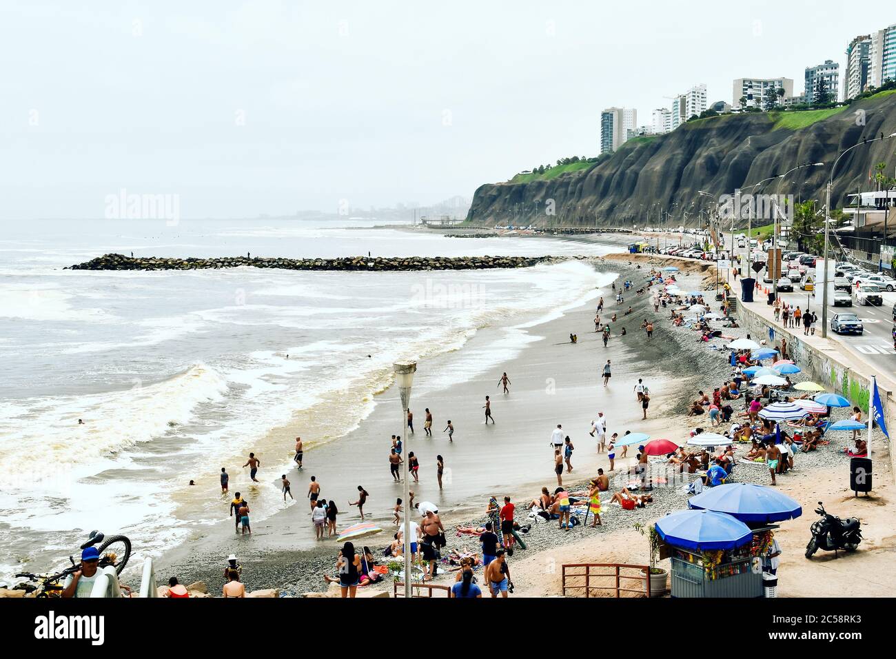 Lima peru beach hi-res stock photography and images - Alamy