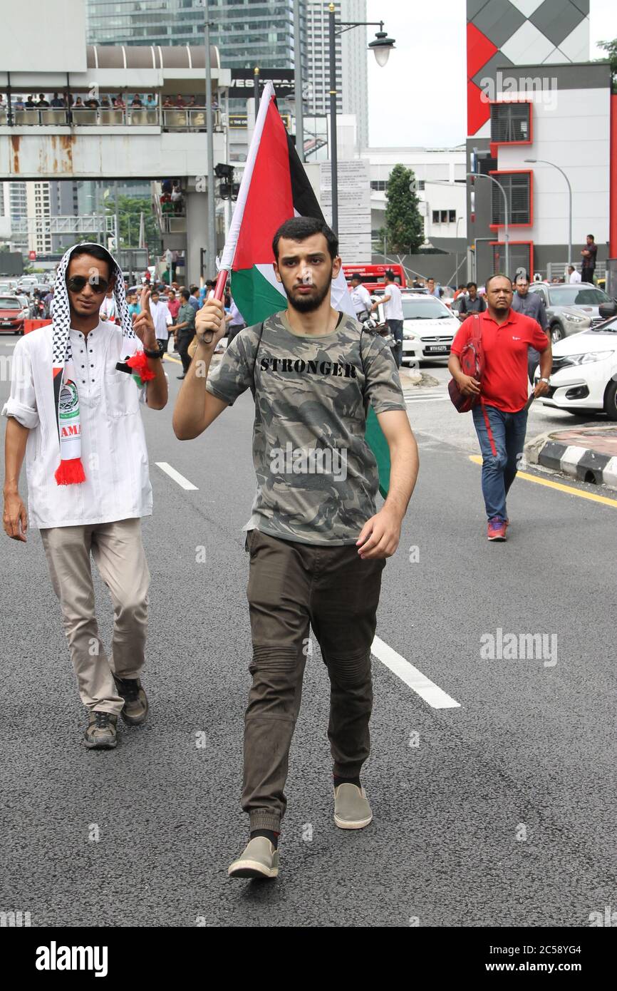 Protesters gather to protest the closure of the Al-Aqsa Mosque and ...
