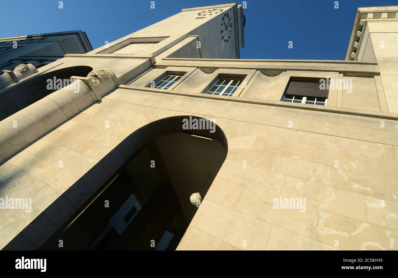 Brescia is a beautiful Lombard city where the vittoria square is an ...