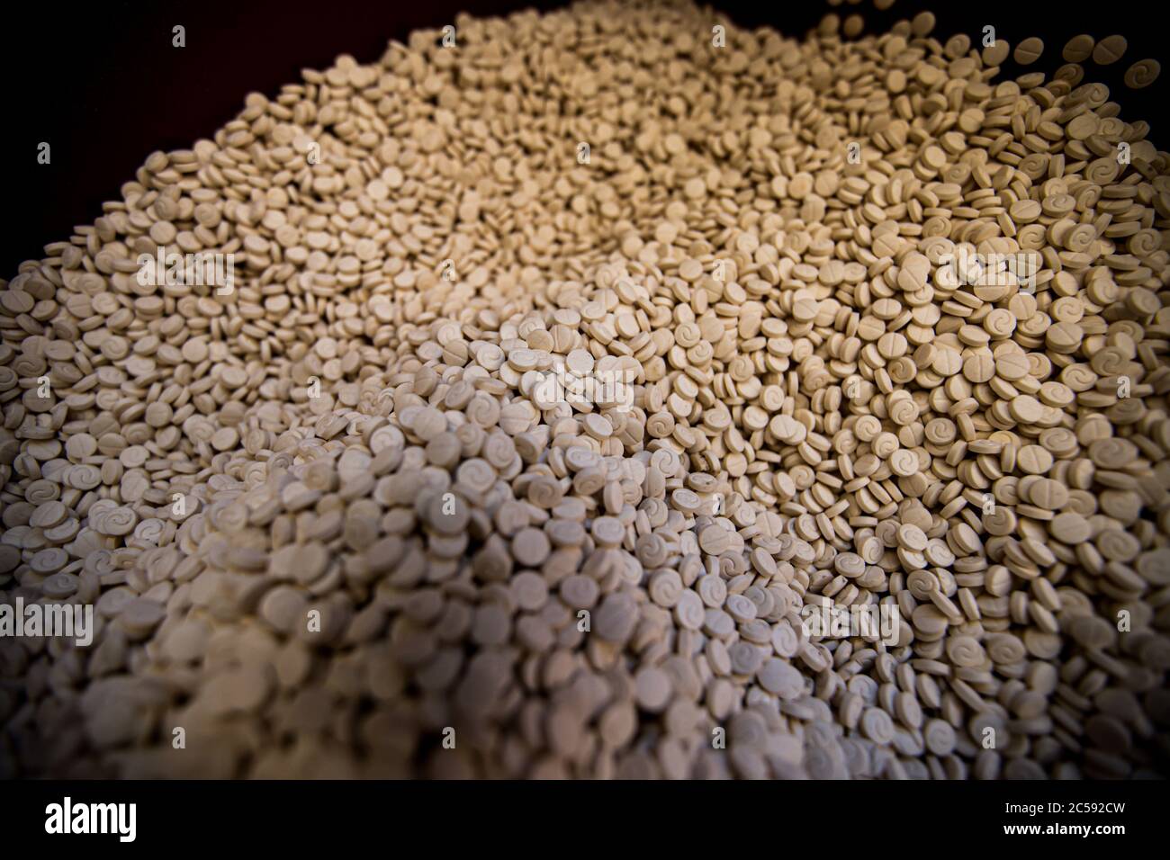 The Guardia di Finanza of Naples has seized in the Port of Salerno a ...