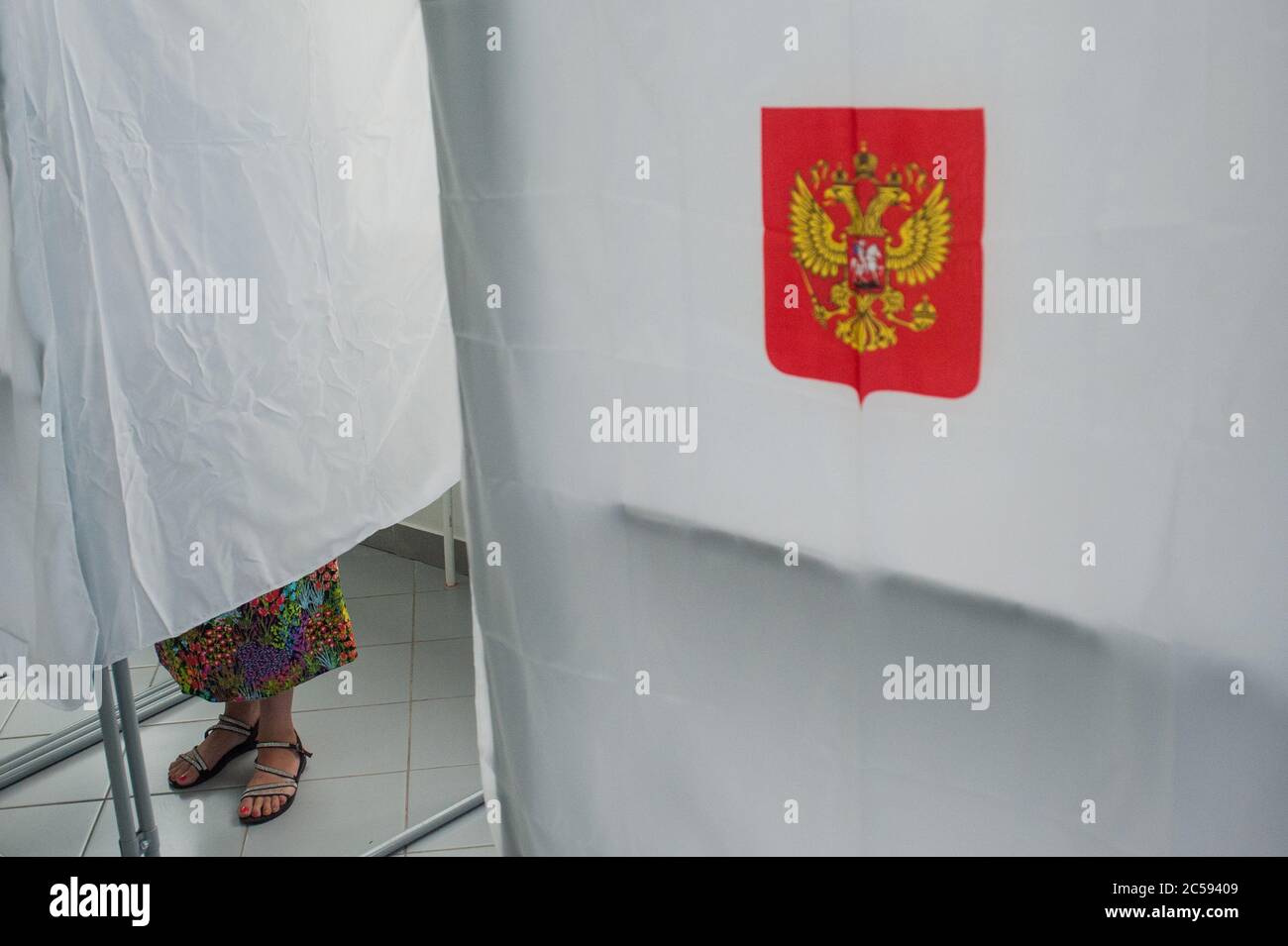 Voting booths 2020 hi-res stock photography and images - Alamy