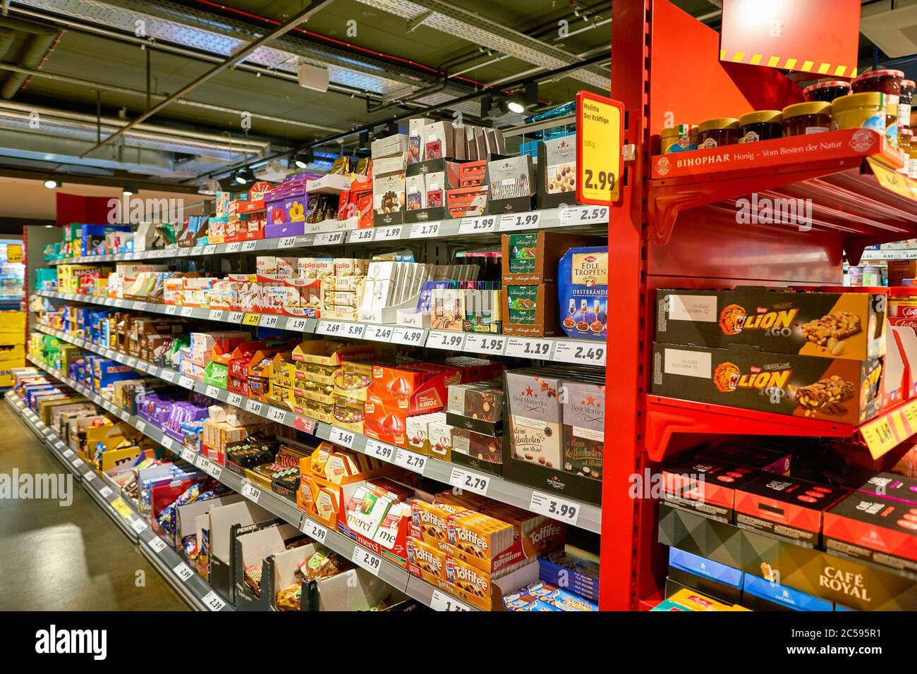 Penny market hi-res stock photography and images - Alamy