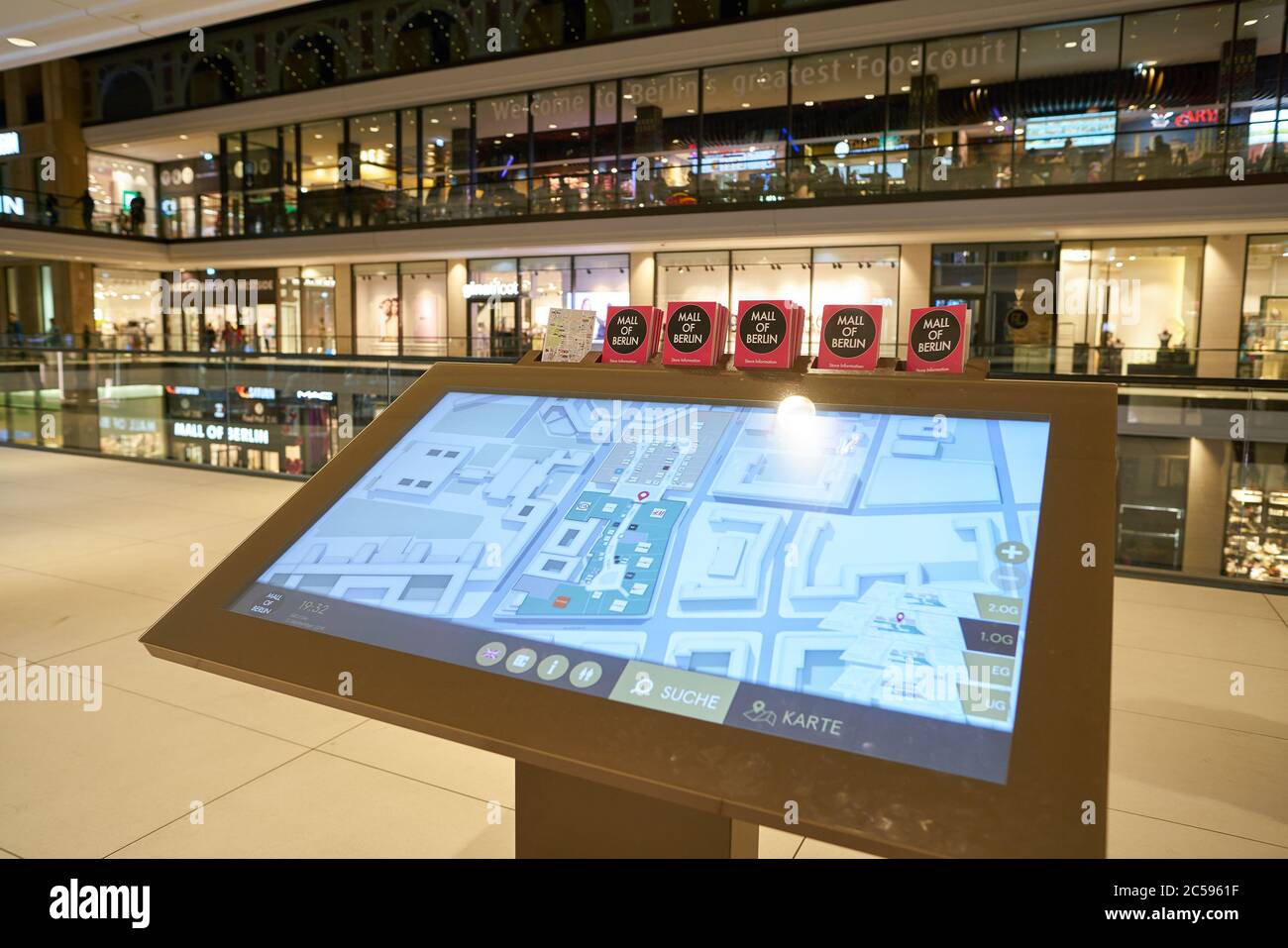 Shopping mall interactive hi-res stock photography and images - Alamy