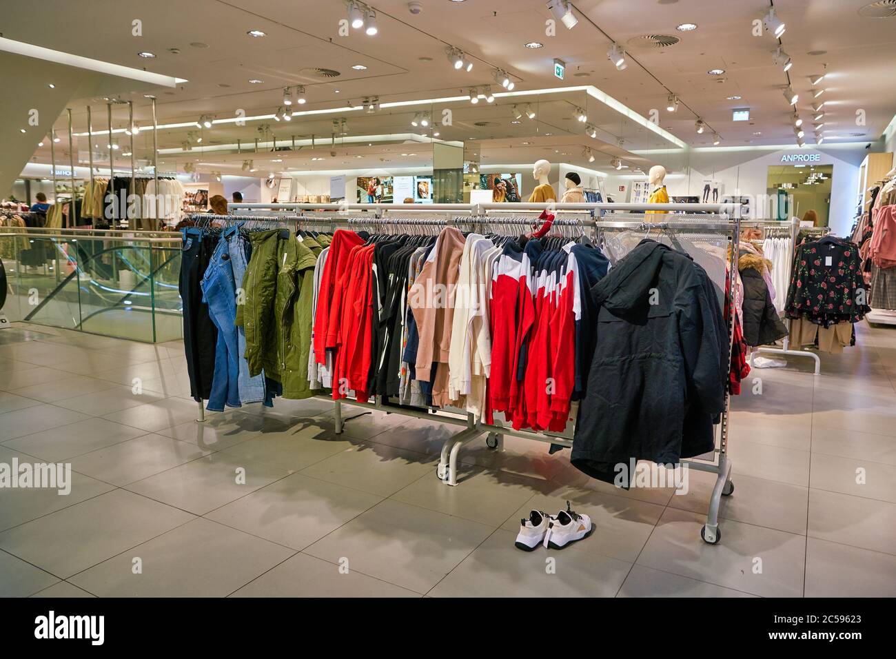 H&m germany store shopping hi-res stock photography and images - Alamy