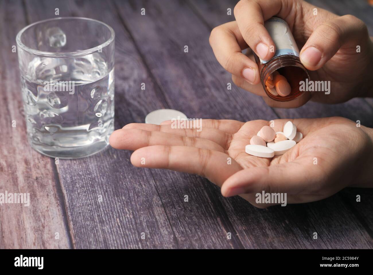 Close up of women hand hi-res stock photography and images - Alamy