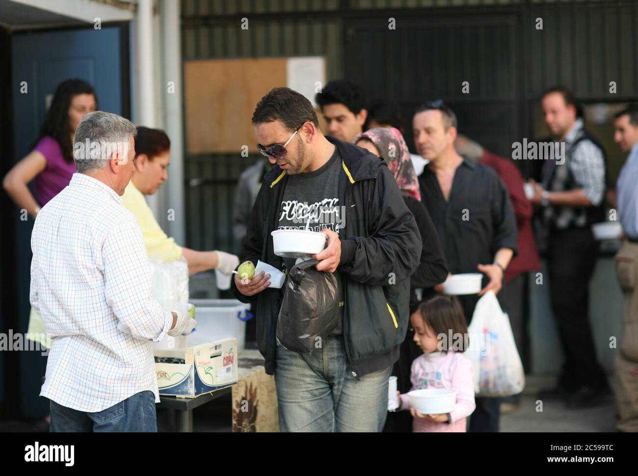 Food bank hi-res stock photography and images - Alamy