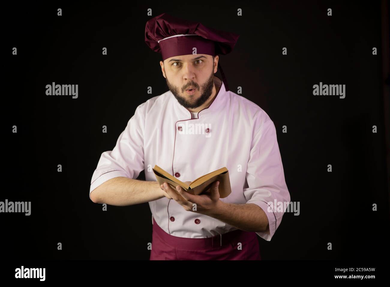 Portrait shocked male chef cook hi-res stock photography and images - Alamy