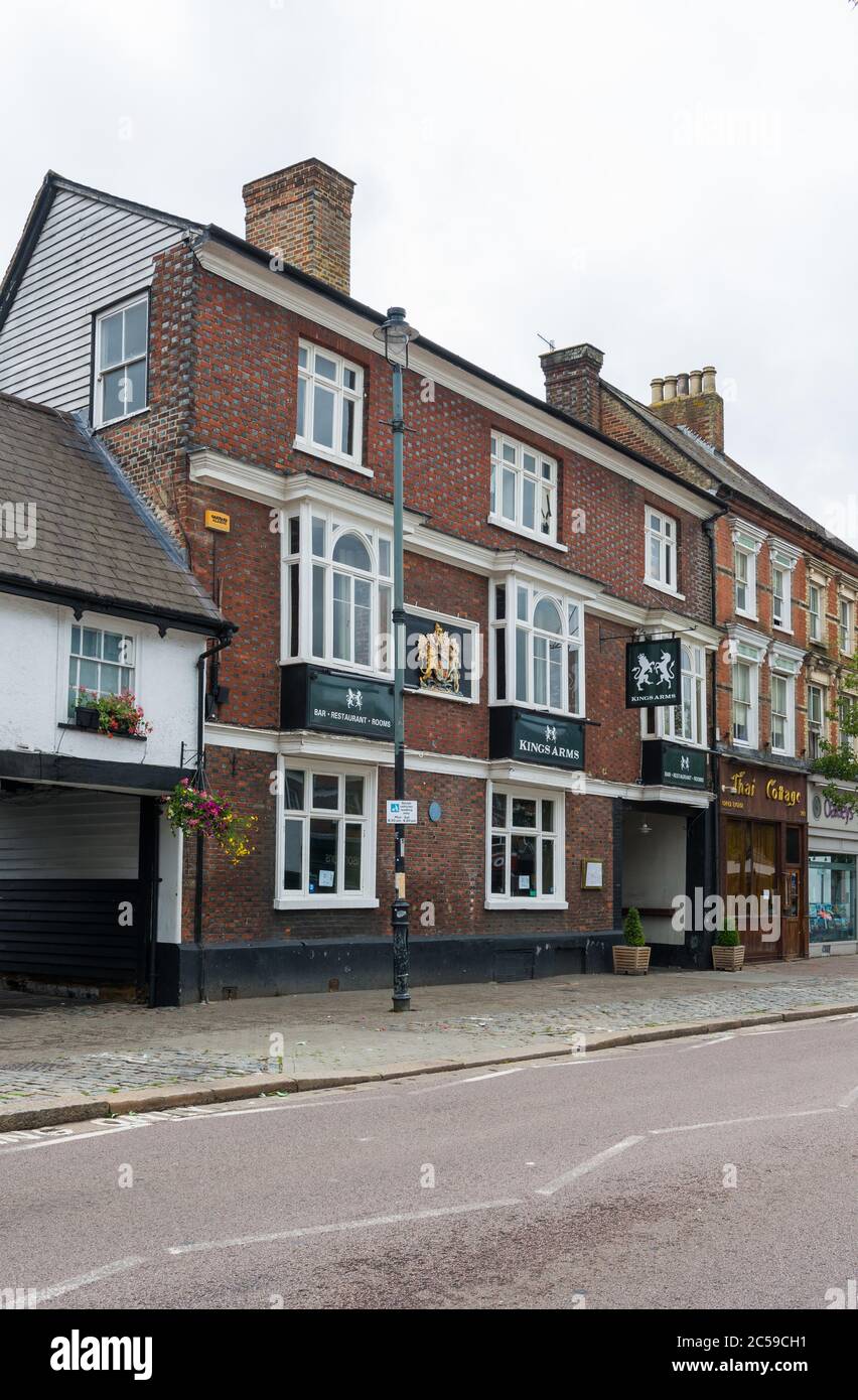 The Kings Arms public house and hotel in High Street, Berkhamsted ...