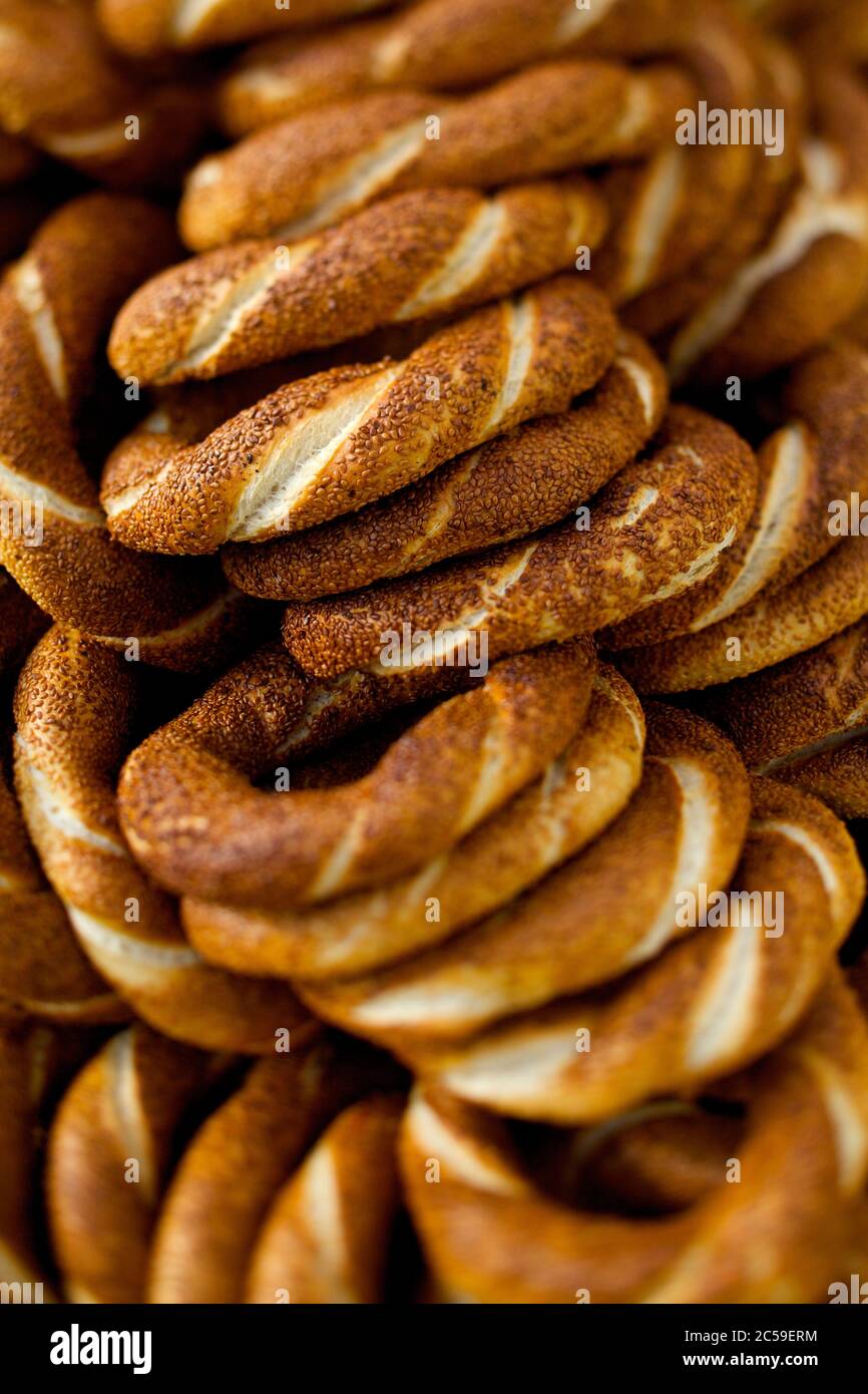 Turkey, Istanbul, sale of simit bread Stock Photo - Alamy