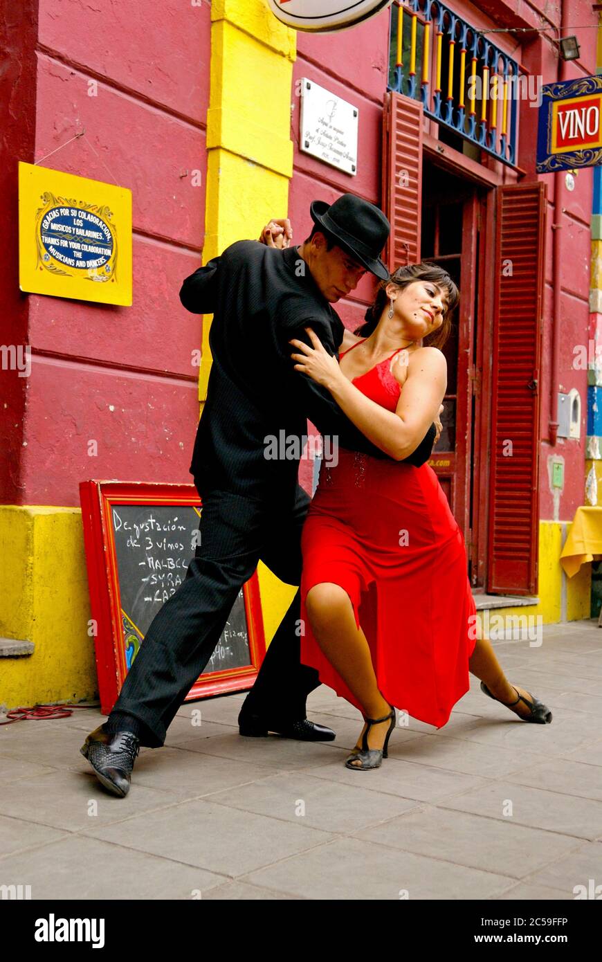 Argentine Street Tango Dancers