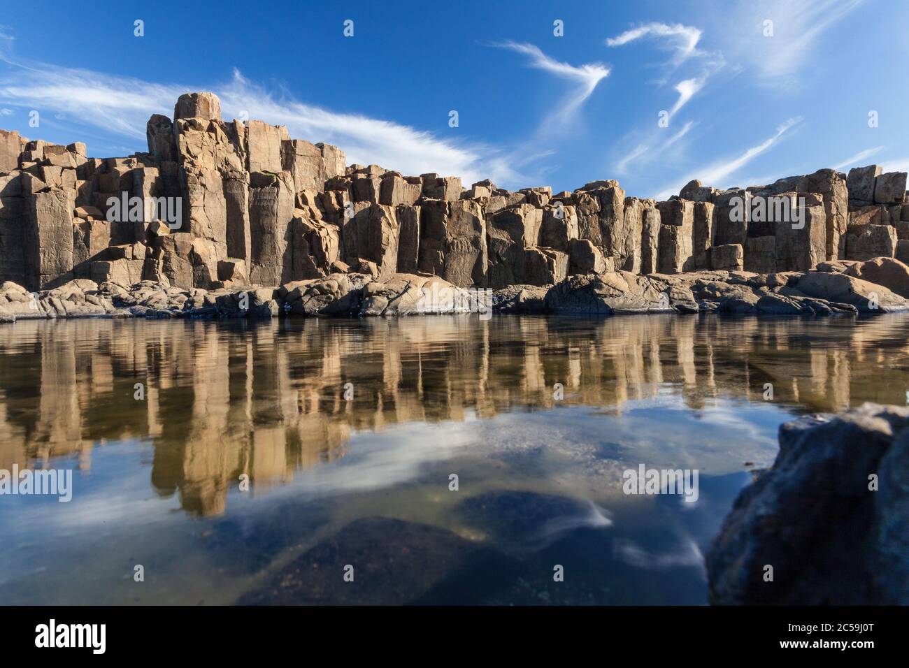 Bombo Headland Quarry Australia. Blue skies and reflections in water ...