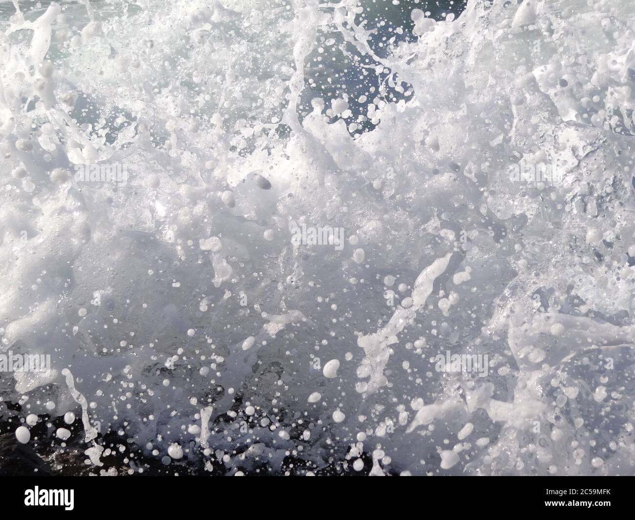 Tidal foam hi-res stock photography and images - Alamy
