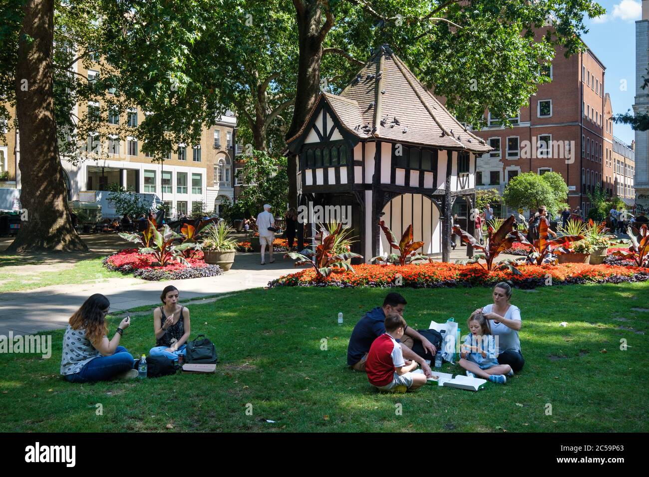 Soho Square Park High Resolution Stock Photography and Images - Alamy