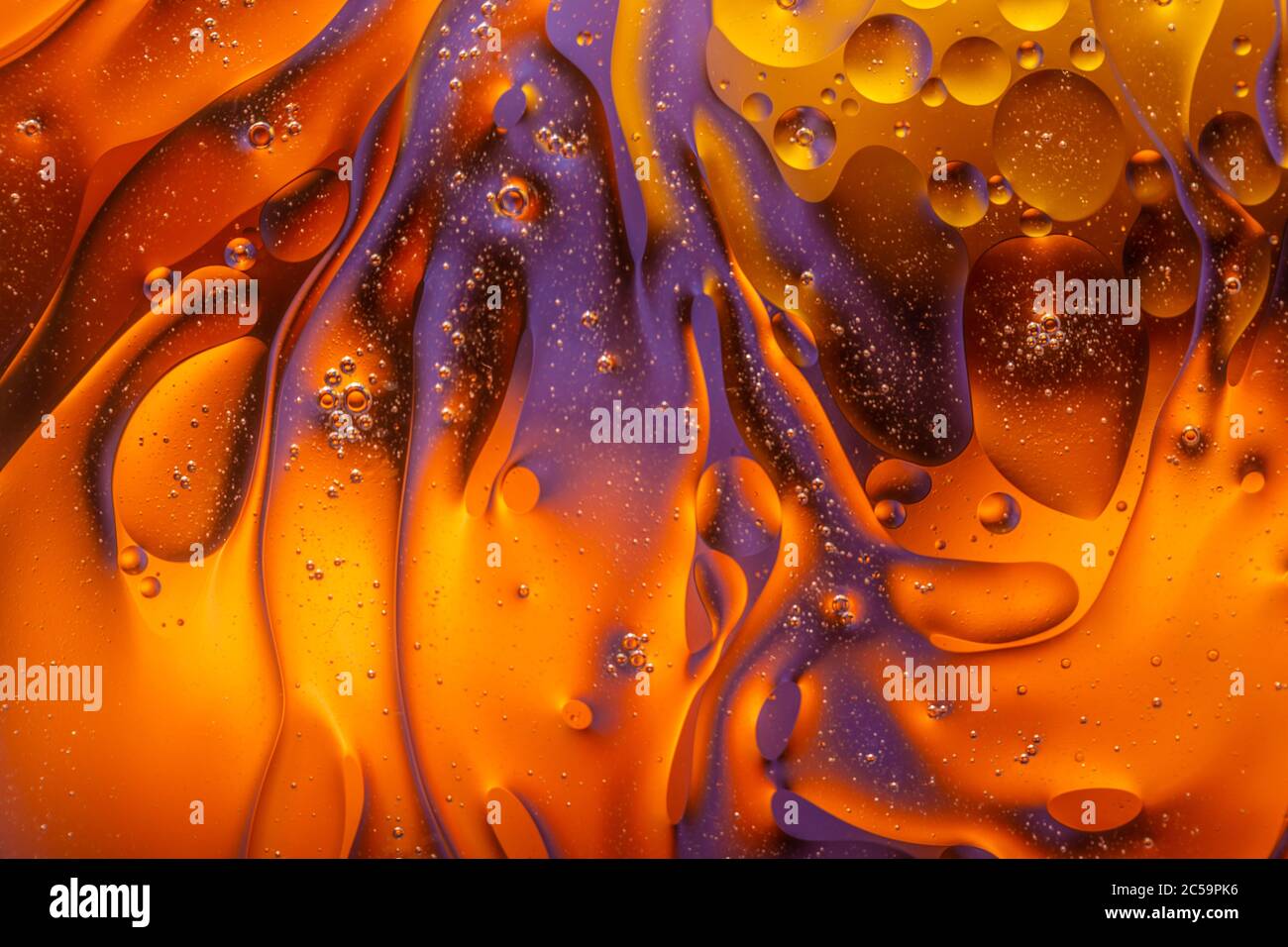 Oil and water and colors experiment hi-res stock photography and images ...