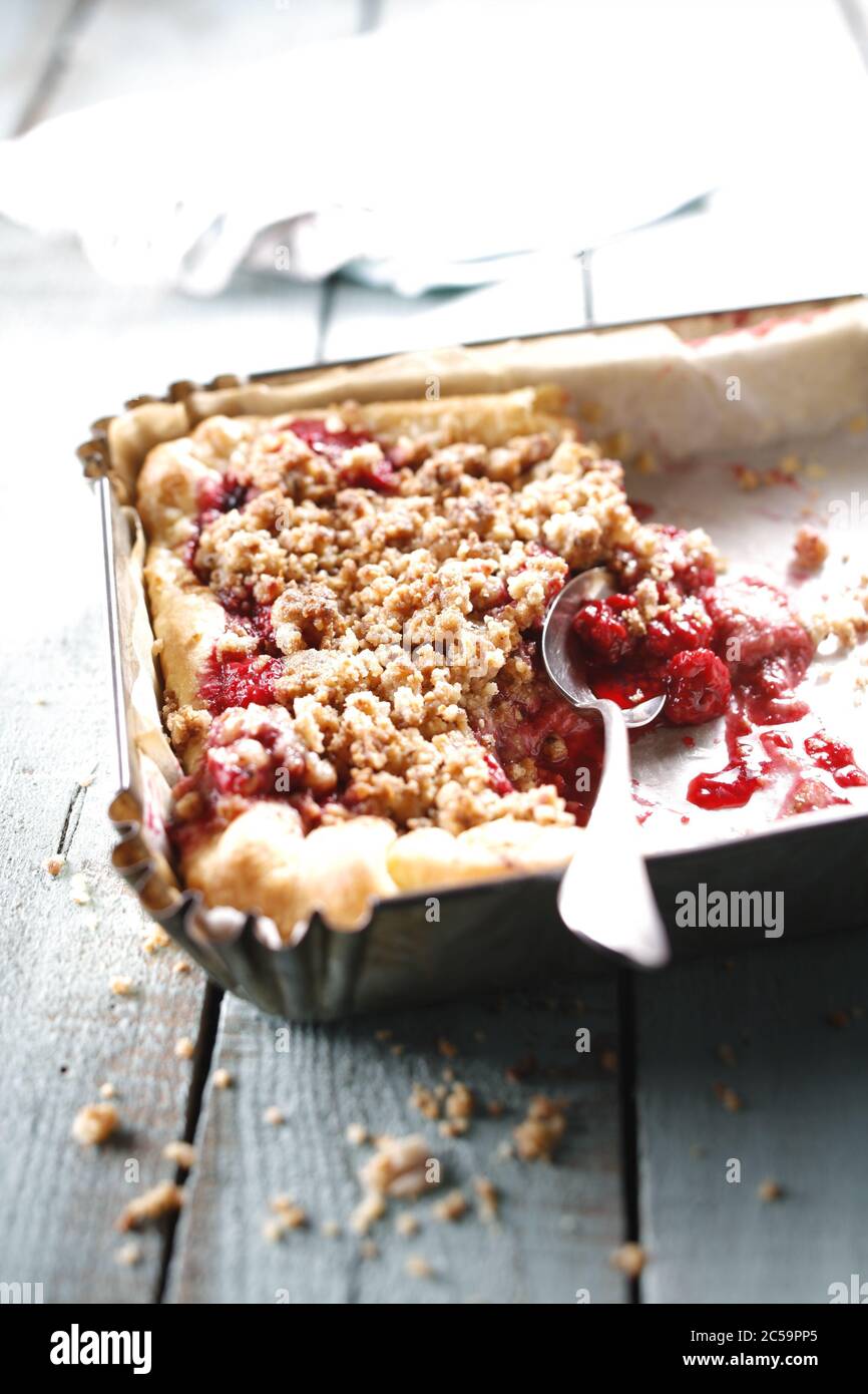 Raspberry-Rhubarb Crumble Pie Stock Photo - Alamy