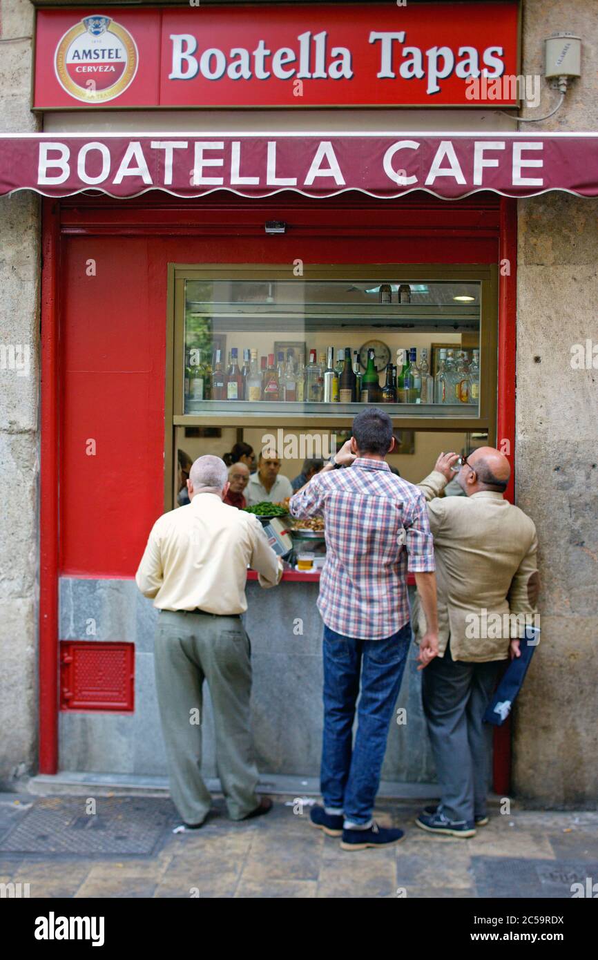 Valencia street scene hi-res stock photography and images - Alamy