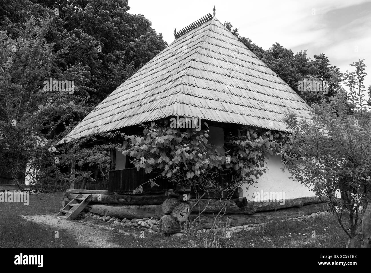 traditional house made of straw and clay Stock Photo - Alamy