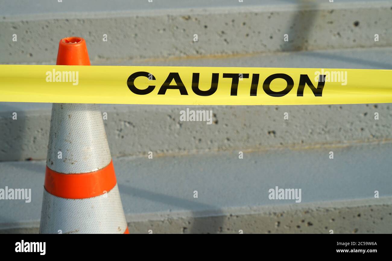 Yellow caution stripe hi-res stock photography and images - Alamy