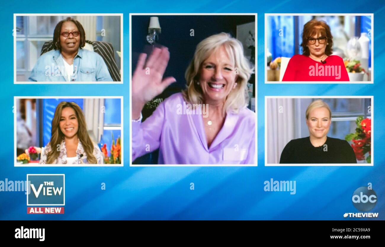 The view abc show hi-res stock photography and images - Alamy