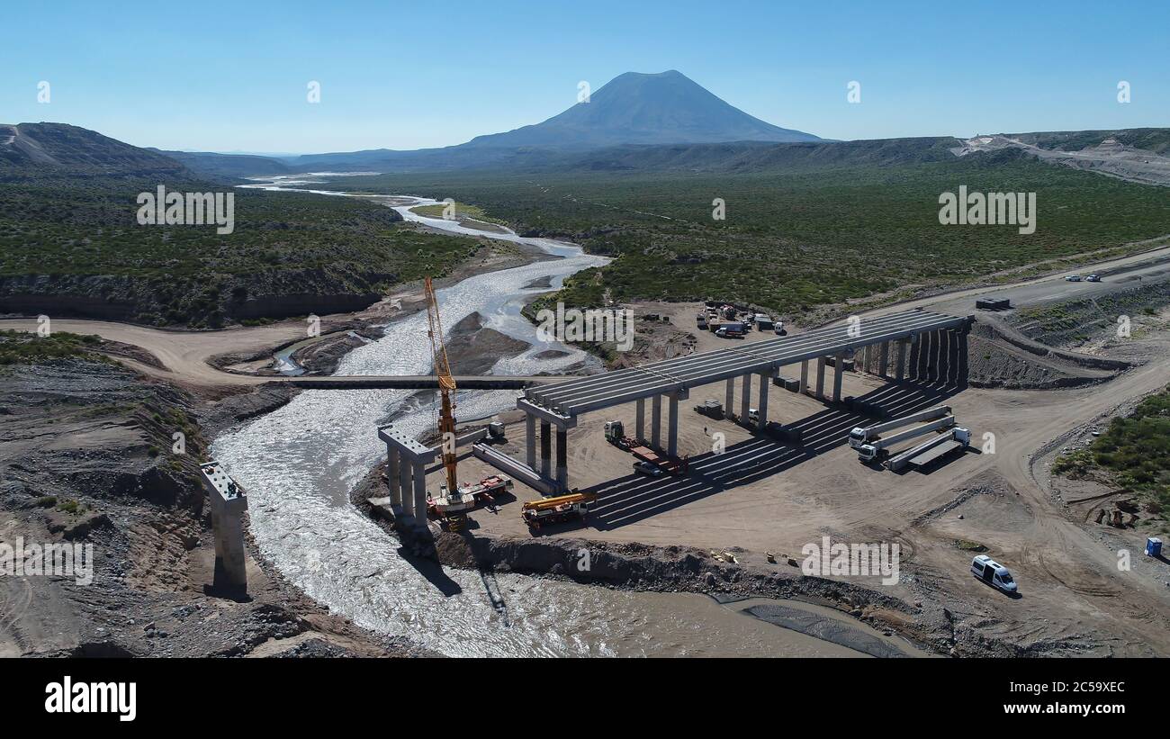 Construction of a highway bridge over the Rio Diamante Stock Photo - Alamy