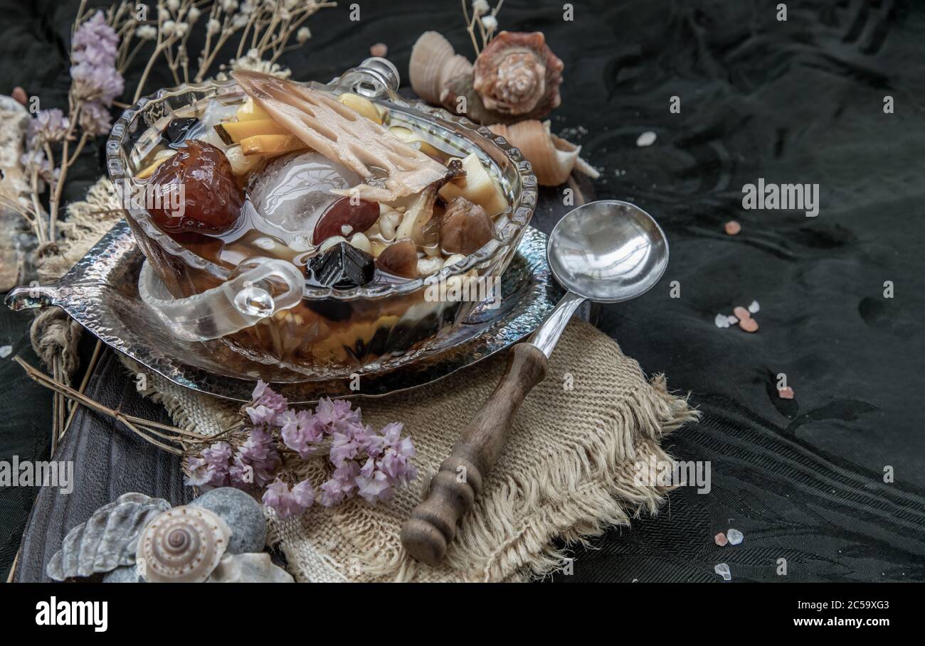 Sweet dessert : kind of Chinese dessert with boil sugar syrup is ...