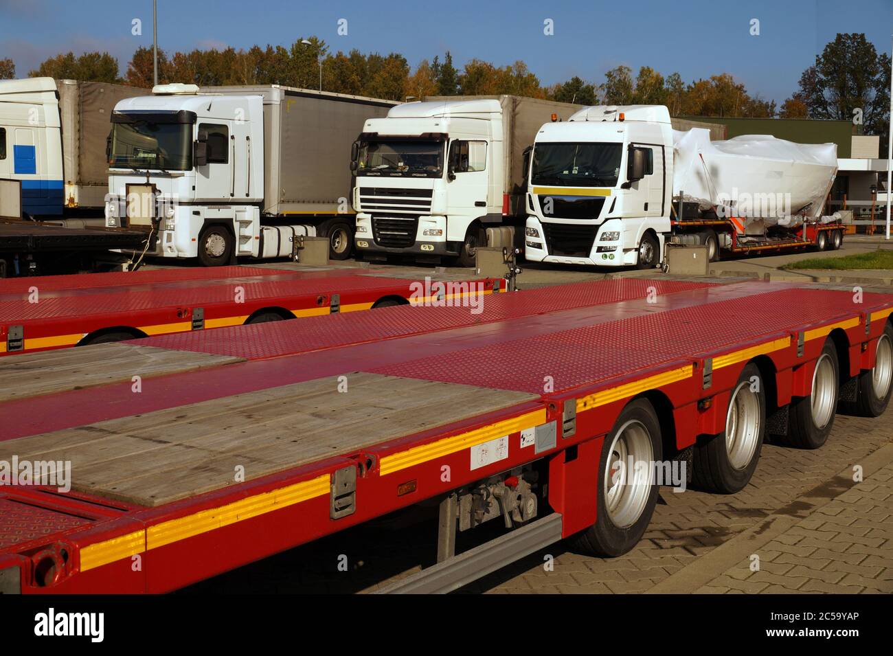 Service yard hi-res stock photography and images - Alamy
