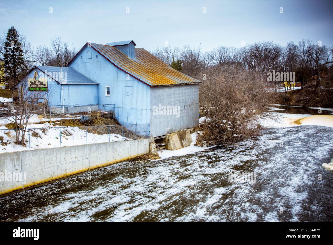 Sutton place water hi-res stock photography and images - Alamy