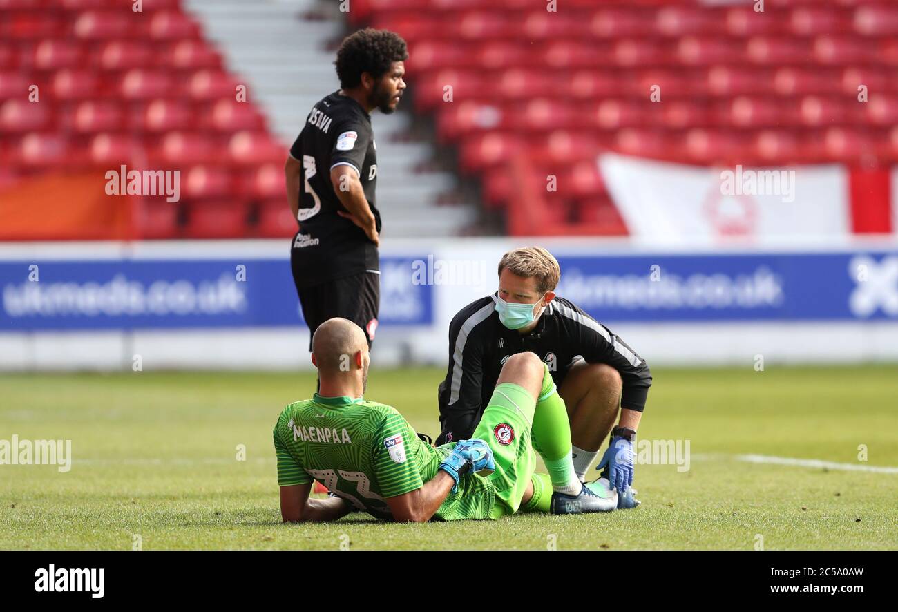 Bristol city goalkeeper niki maenpaa hi-res stock photography and ...