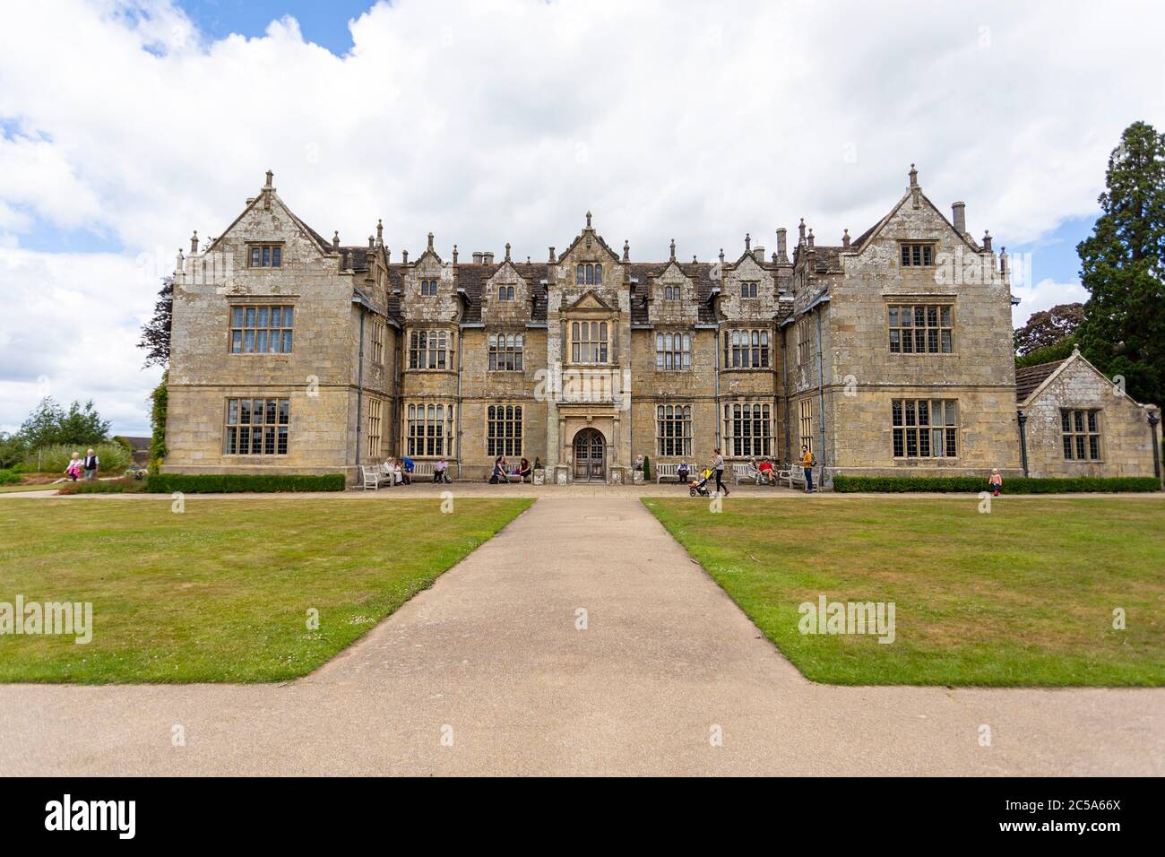 Wakehurst spring hi-res stock photography and images - Alamy