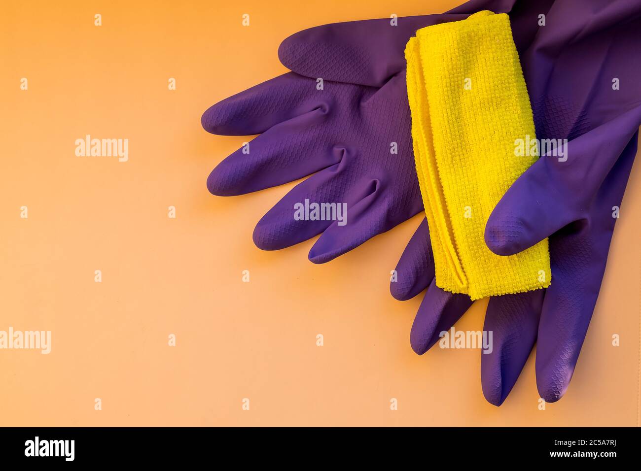 Purple rags hi-res stock photography and images - Alamy