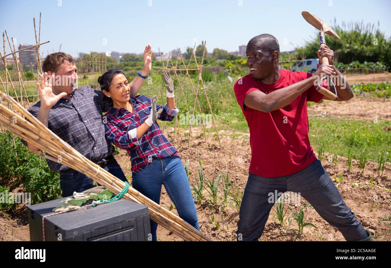 Angry gardener hi-res stock photography and images - Alamy