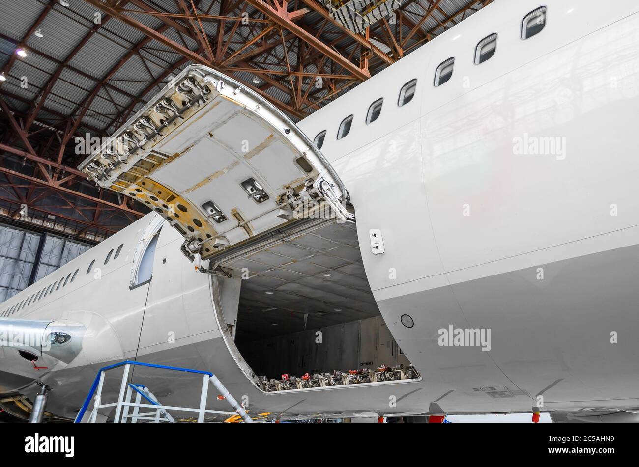 Cargo plane nose open hi-res stock photography and images - Alamy