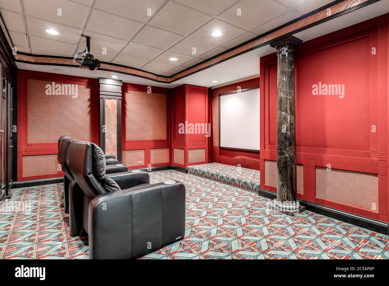Luxury home movie theater screen hi-res stock photography and images ...