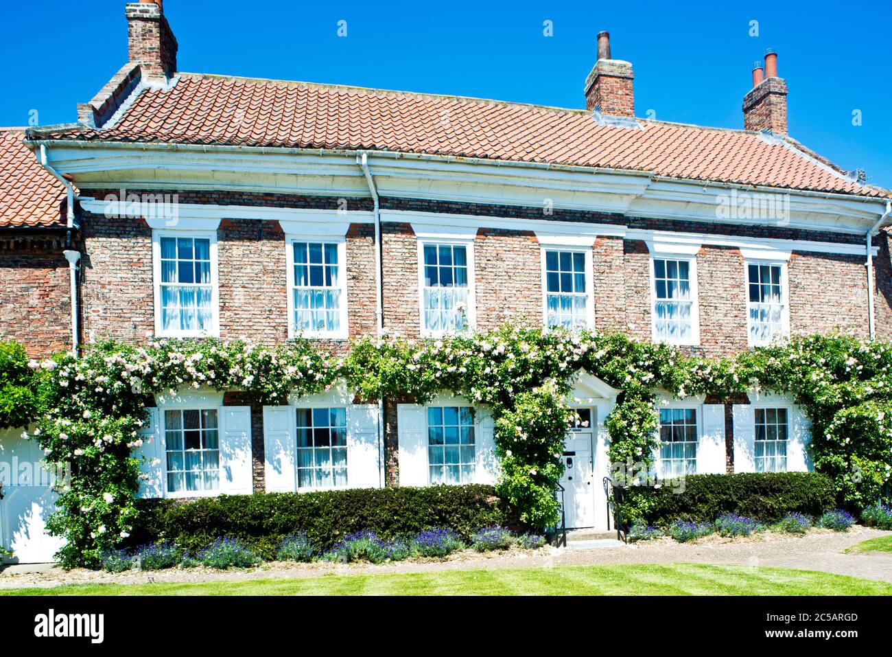 Period property hi-res stock photography and images - Alamy