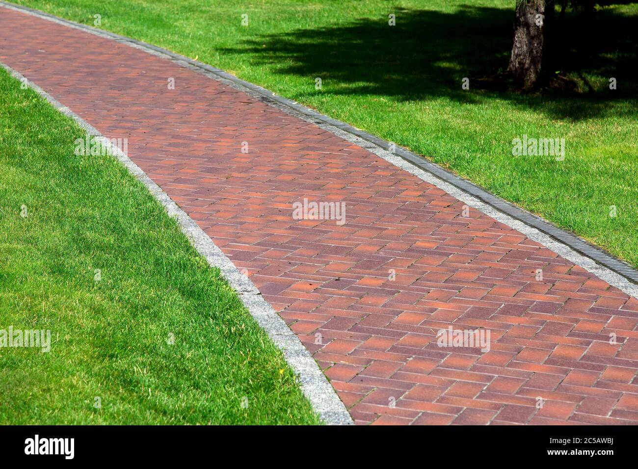 Perspective red brick pathway texture hi-res stock photography and ...