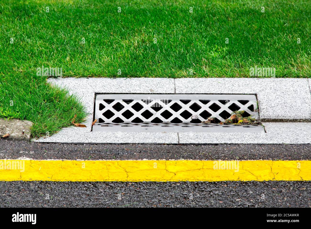 drainage system edge tray with concrete grate for rainwater drainage ...