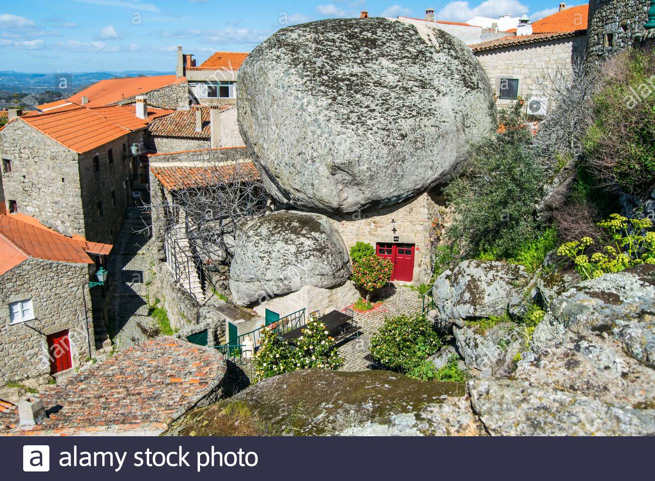 House Between Rocks Portugal High Resolution Stock Photography and ...