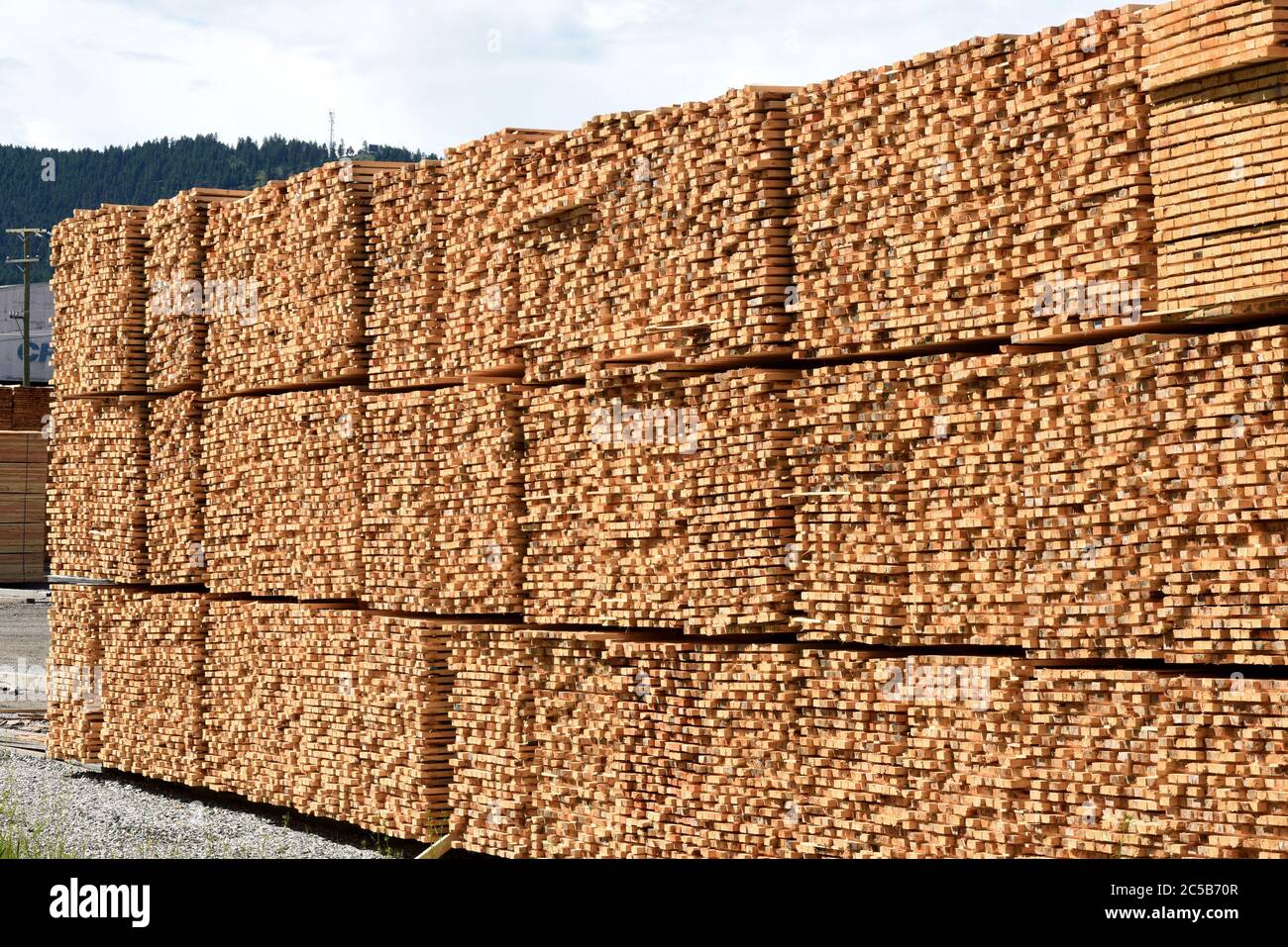 Piled boards hi-res stock photography and images - Alamy