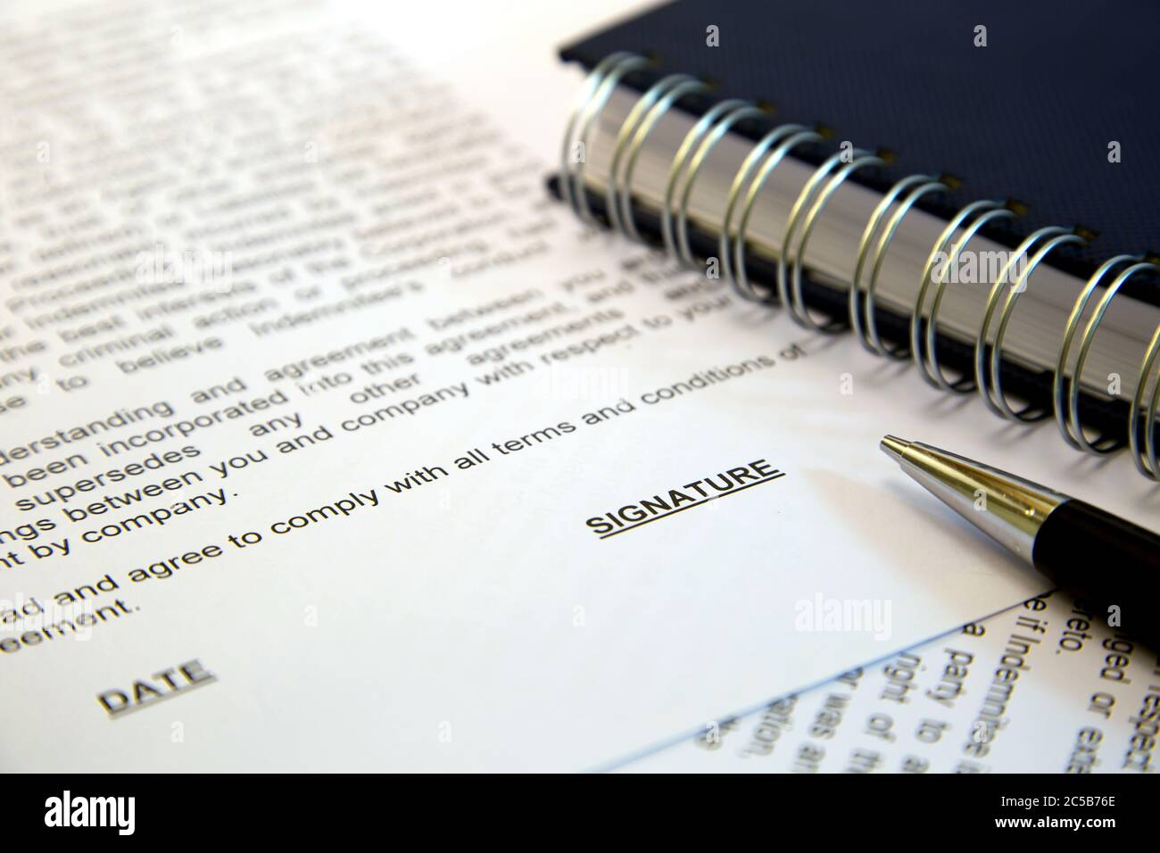 Contract success deal hi-res stock photography and images - Alamy
