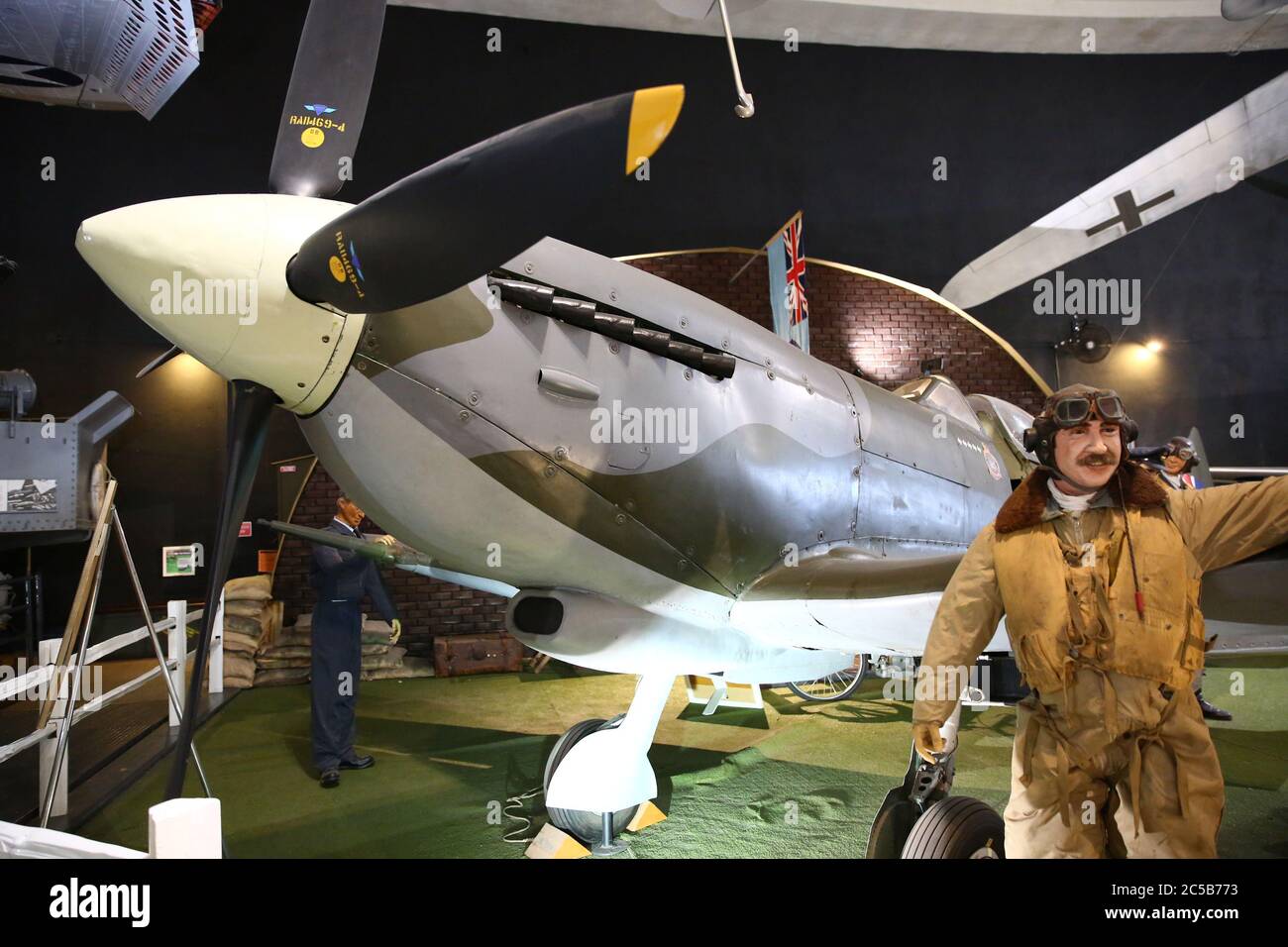 Supermarine spitfire mk xvi hi-res stock photography and images - Alamy