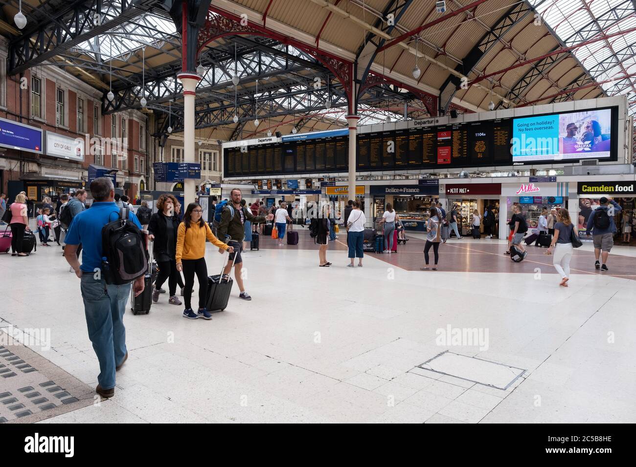 Victoria train station london old hi-res stock photography and images ...