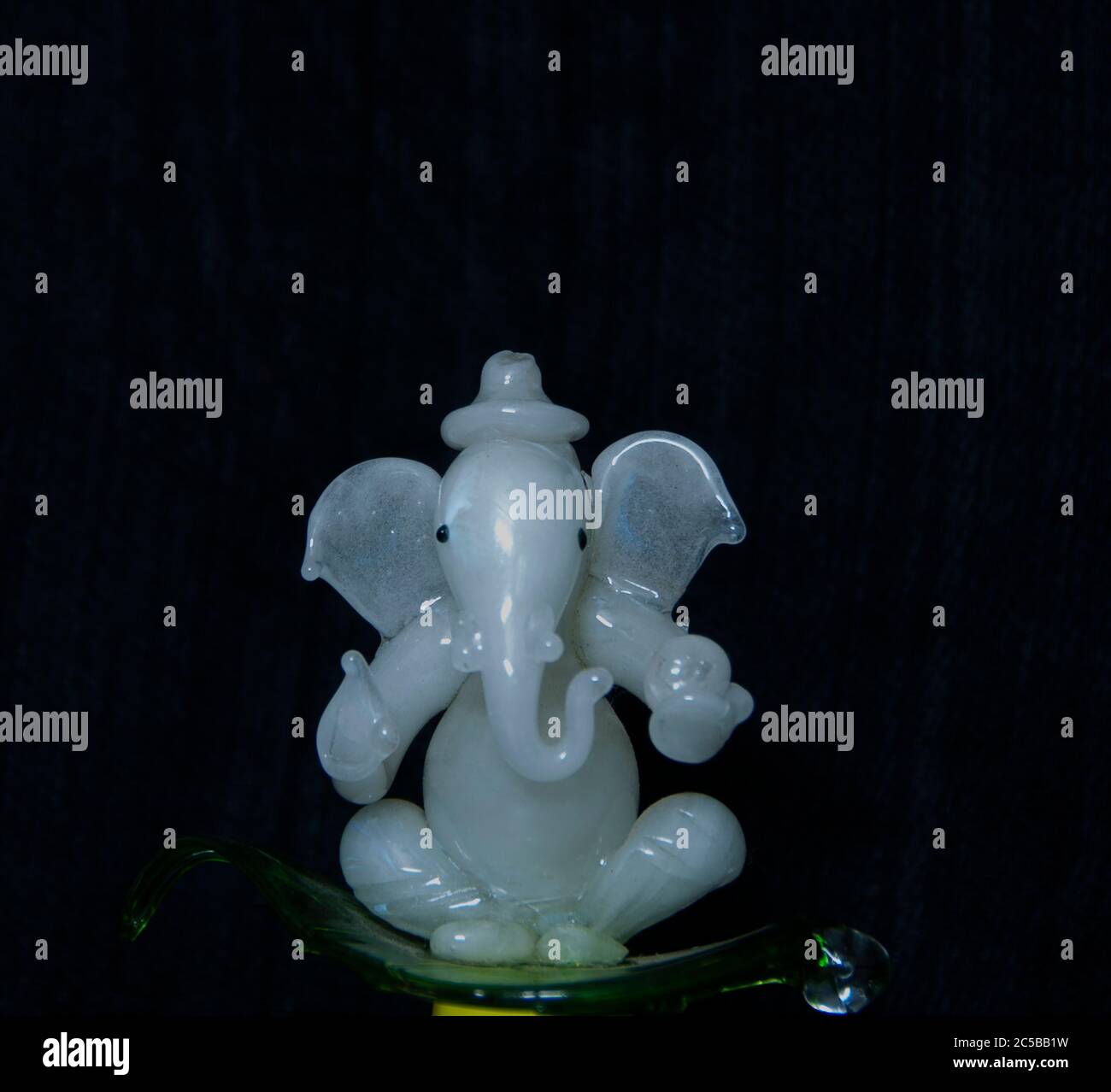 Ganesha bronze sculpture hi-res stock photography and images - Alamy