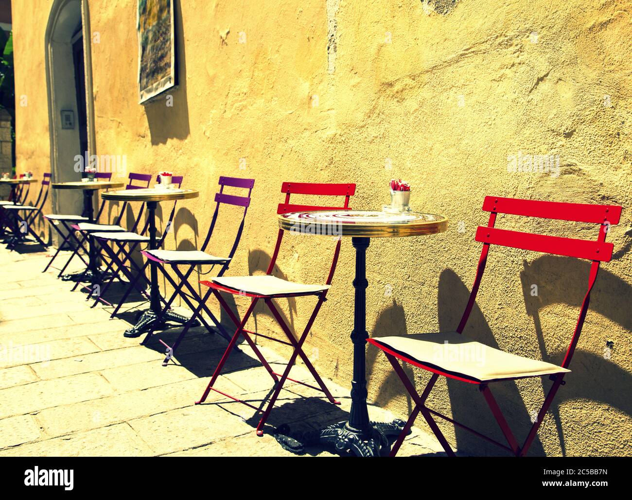 Empty street scene holland hi-res stock photography and images - Alamy