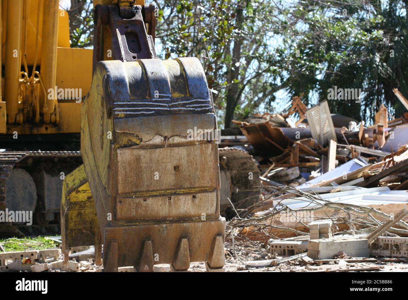 Hurricane katrina clean up hi-res stock photography and images - Alamy